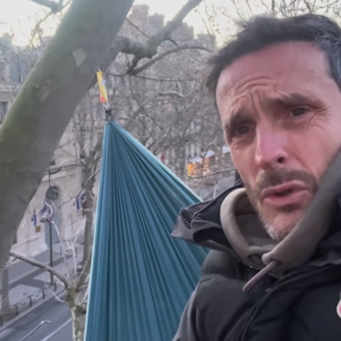 A69 : Thomas Brail est sur un arbre à Paris